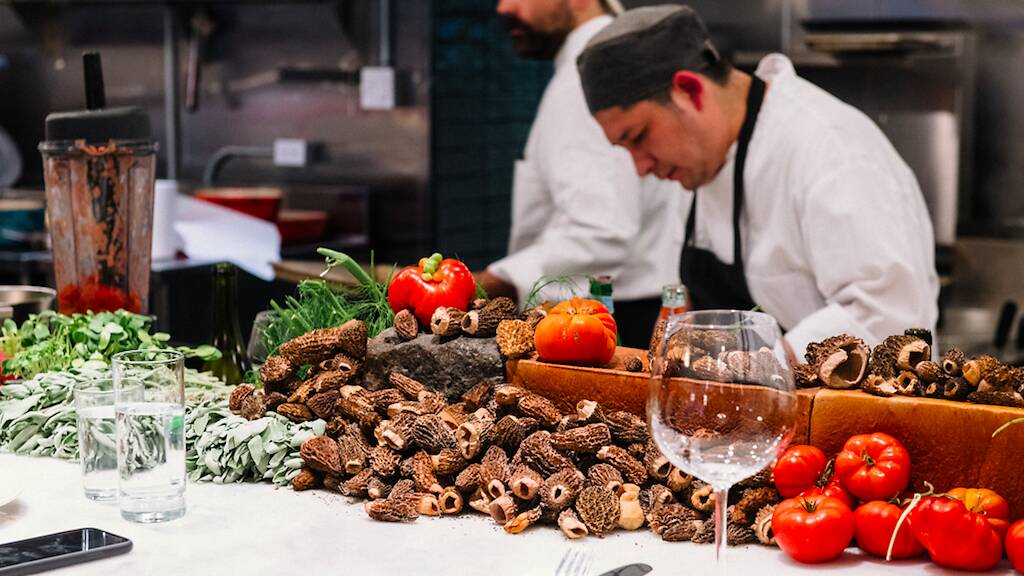 Review: At Eyal Shani's HaSalon, The Party Comes Before The Food