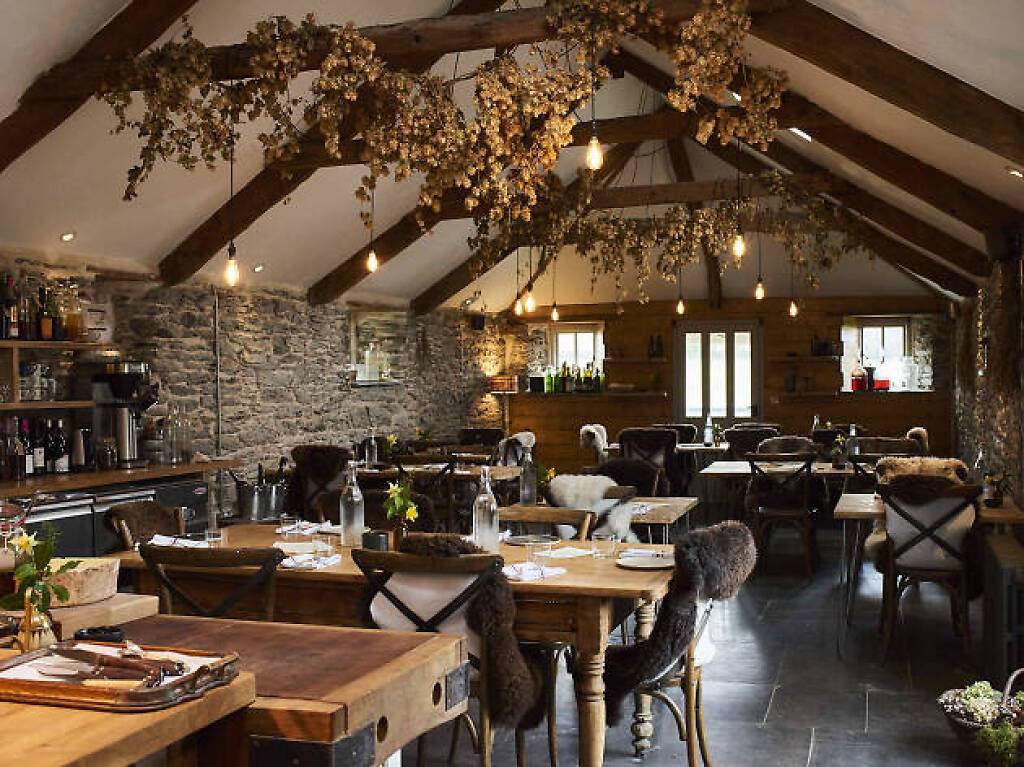 14 Amazing UK Restaurants Worth Planning an Entire Trip Around