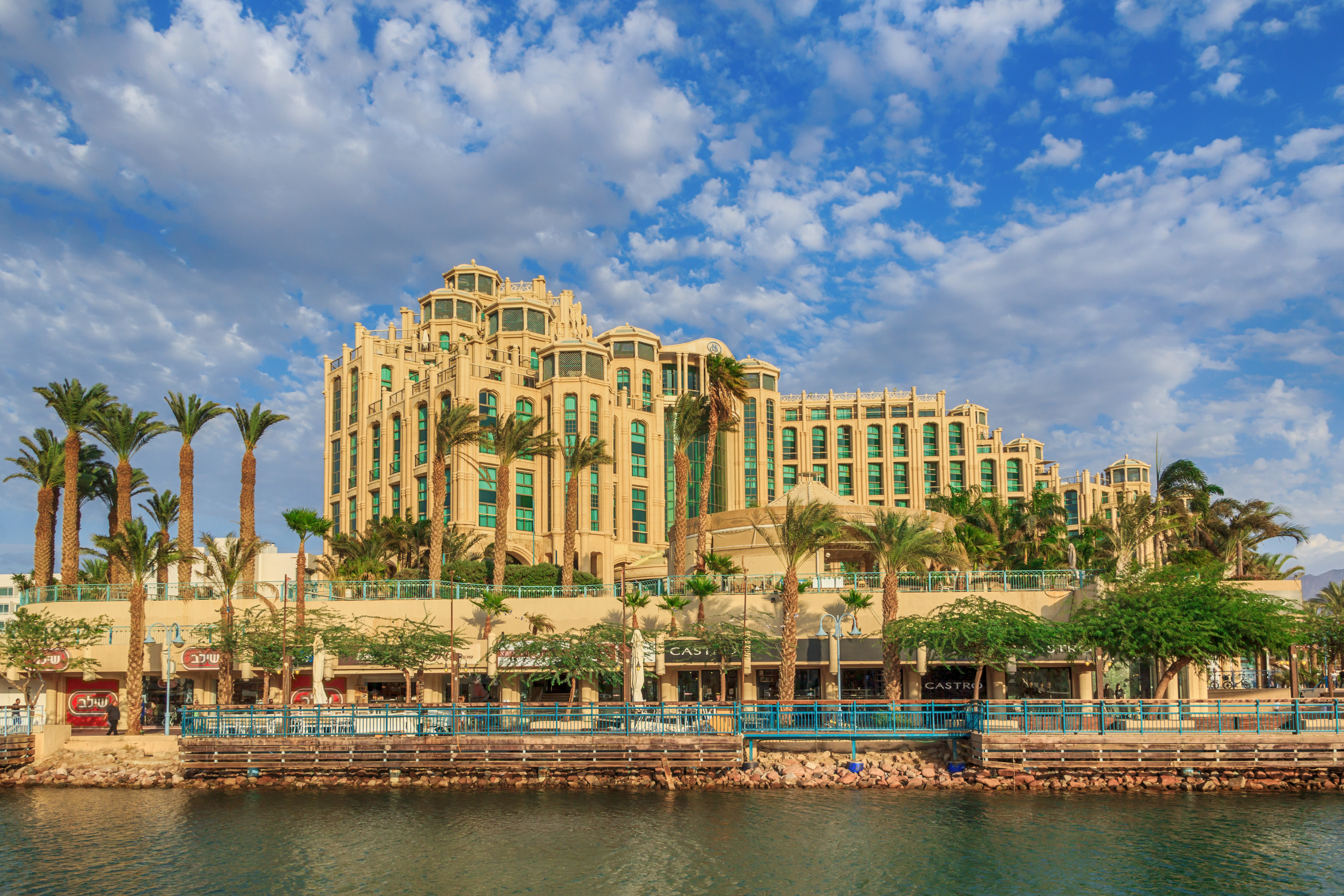 Eilat hotels – five star resorts for your Red Sea stay