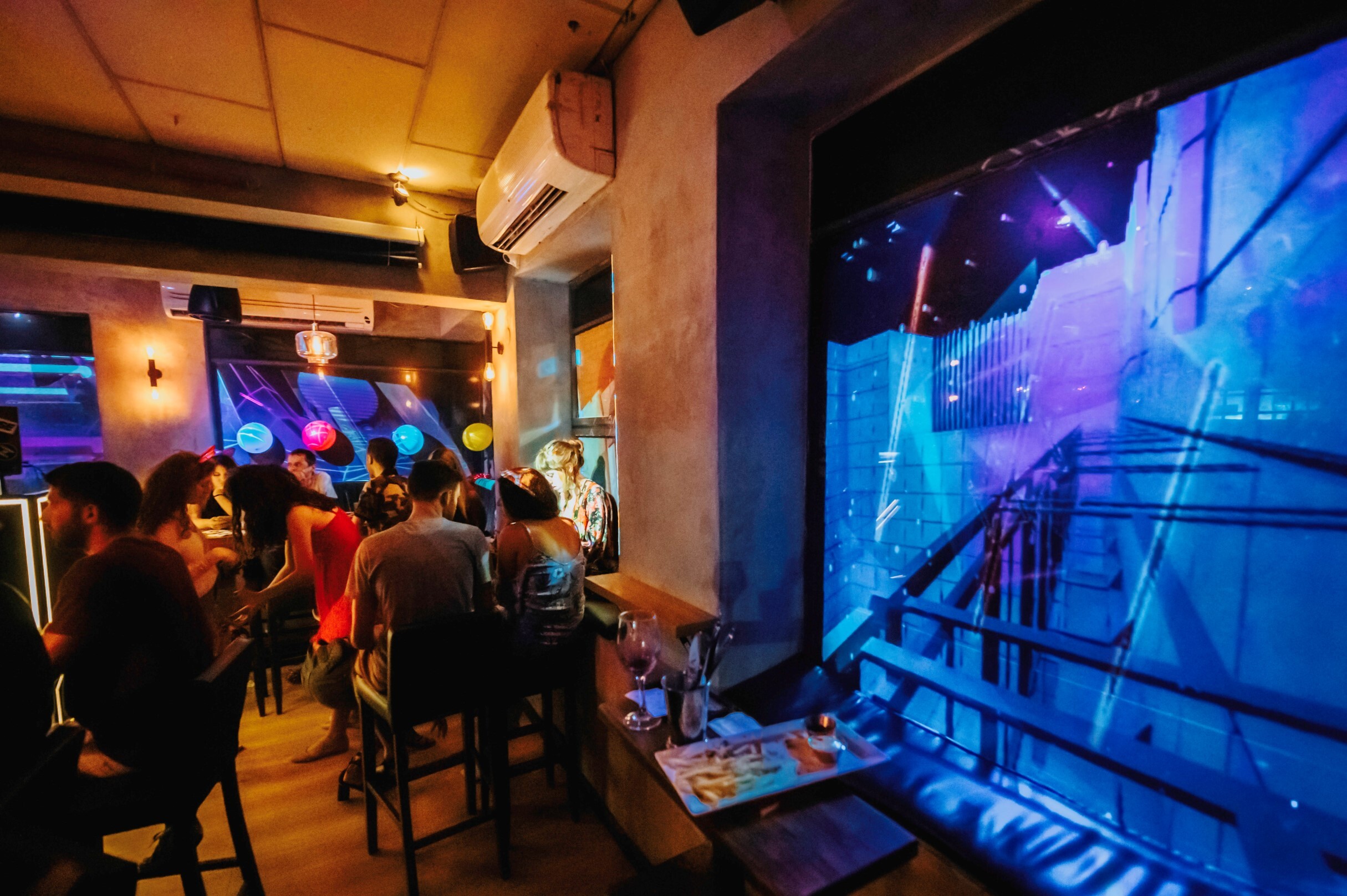 Dizzy Frishdon | Bars in Tel Aviv City Center, Israel