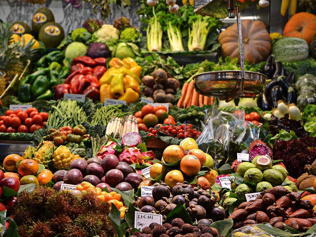 9 Best Wet Markets in Singapore