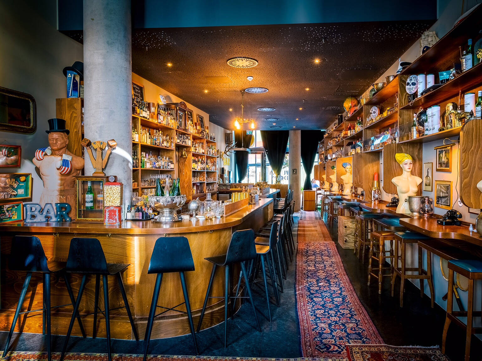 8 Best Frankfurt Bars According To A Local
