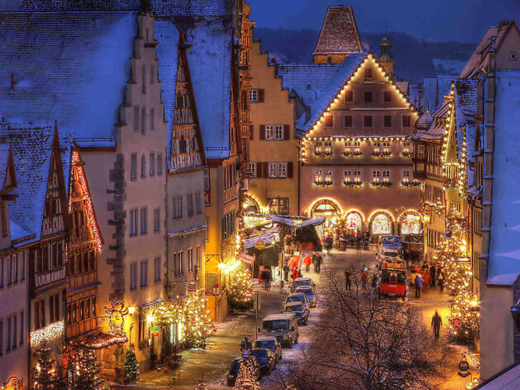 6 Best Christmas Villages and Towns In the World