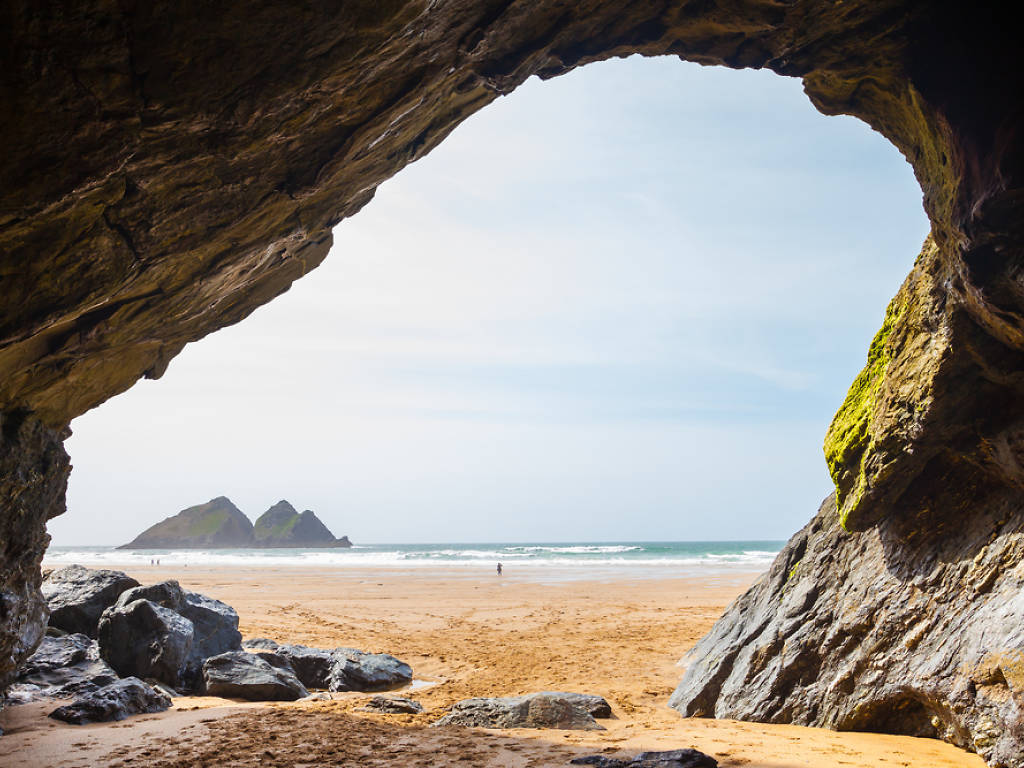 14 Best Beaches in Cornwall for Pretty Views and Clear Waters