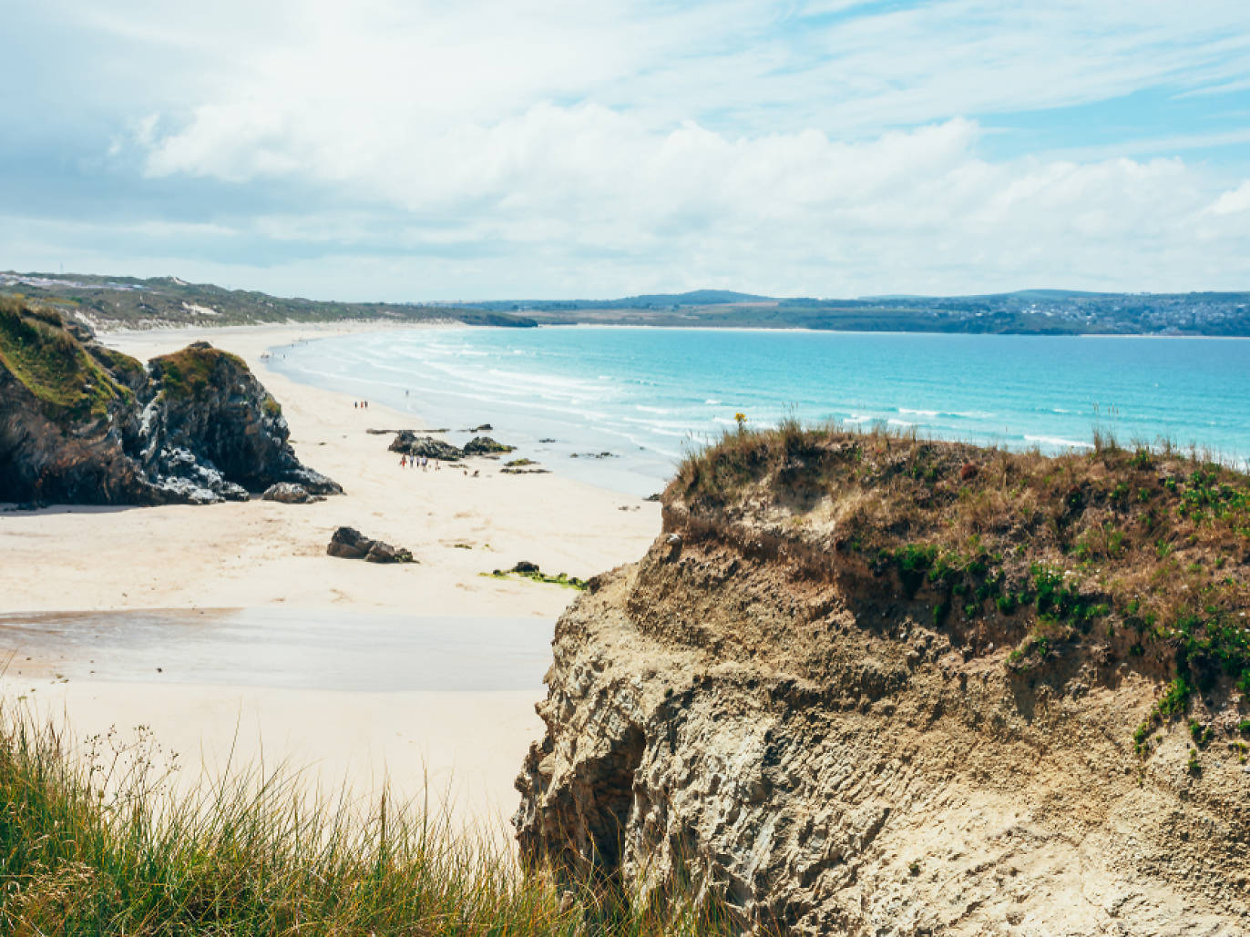 14 Best Beaches in Cornwall for Pretty Views and Clear Waters