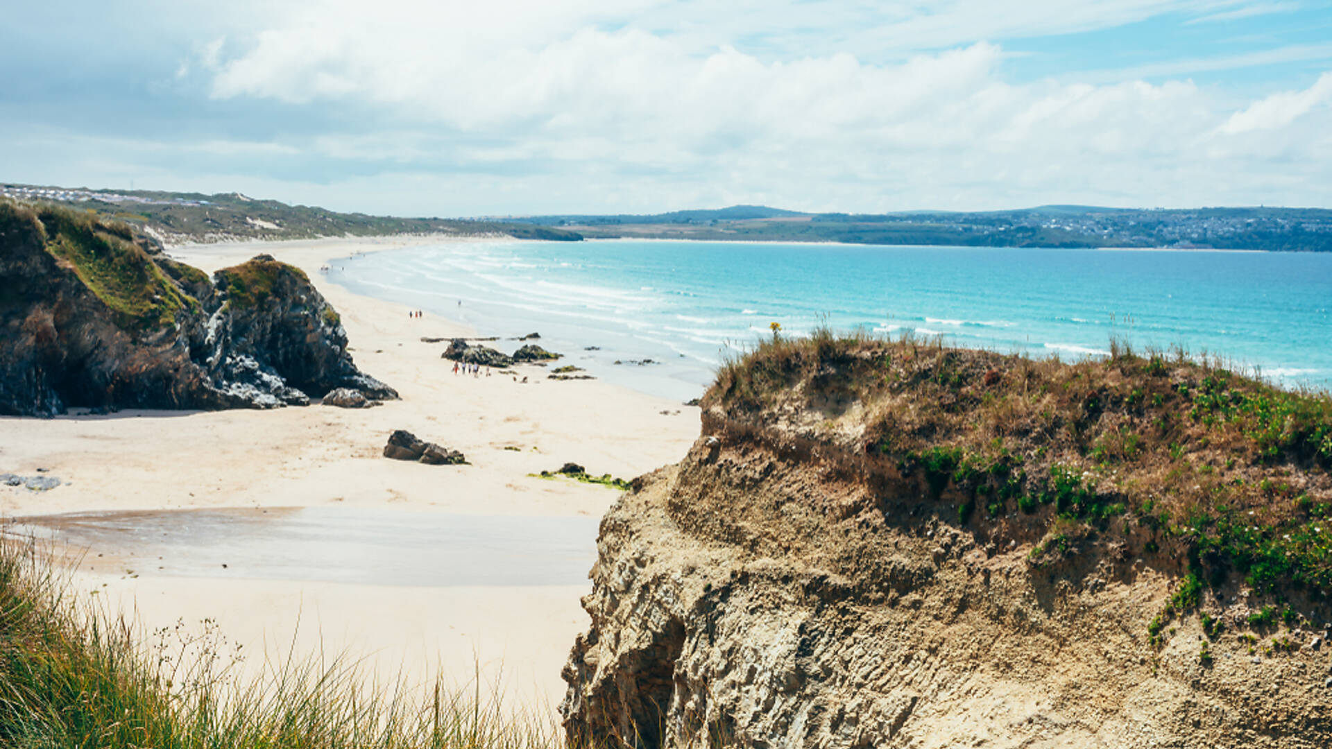14 Best Beaches in Cornwall for Pretty Views and Clear Waters