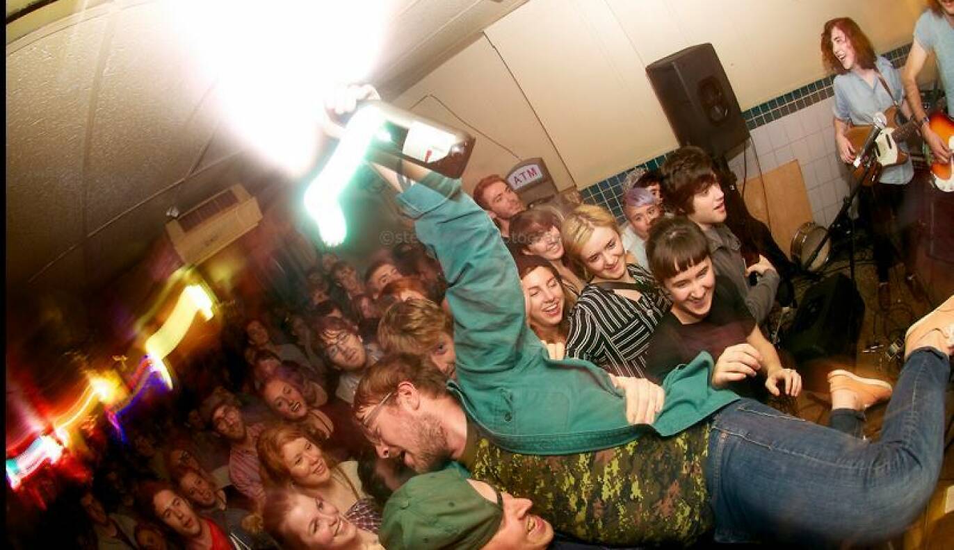 15 Best Dive Bars in Montreal to Grab Cheap Beers and Shots