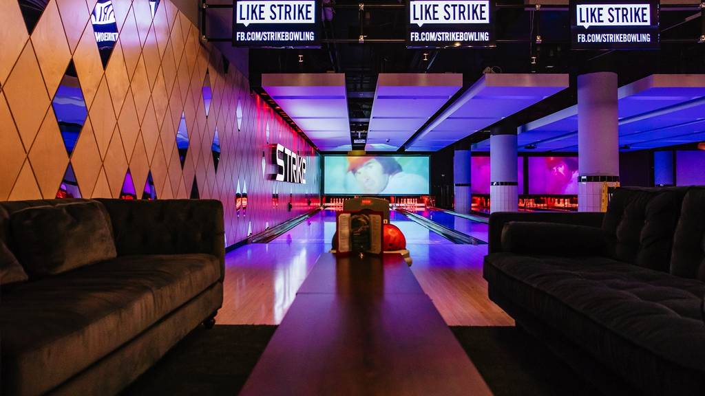 Strike Darling Harbour offers bowling, karaoke and escape rooms