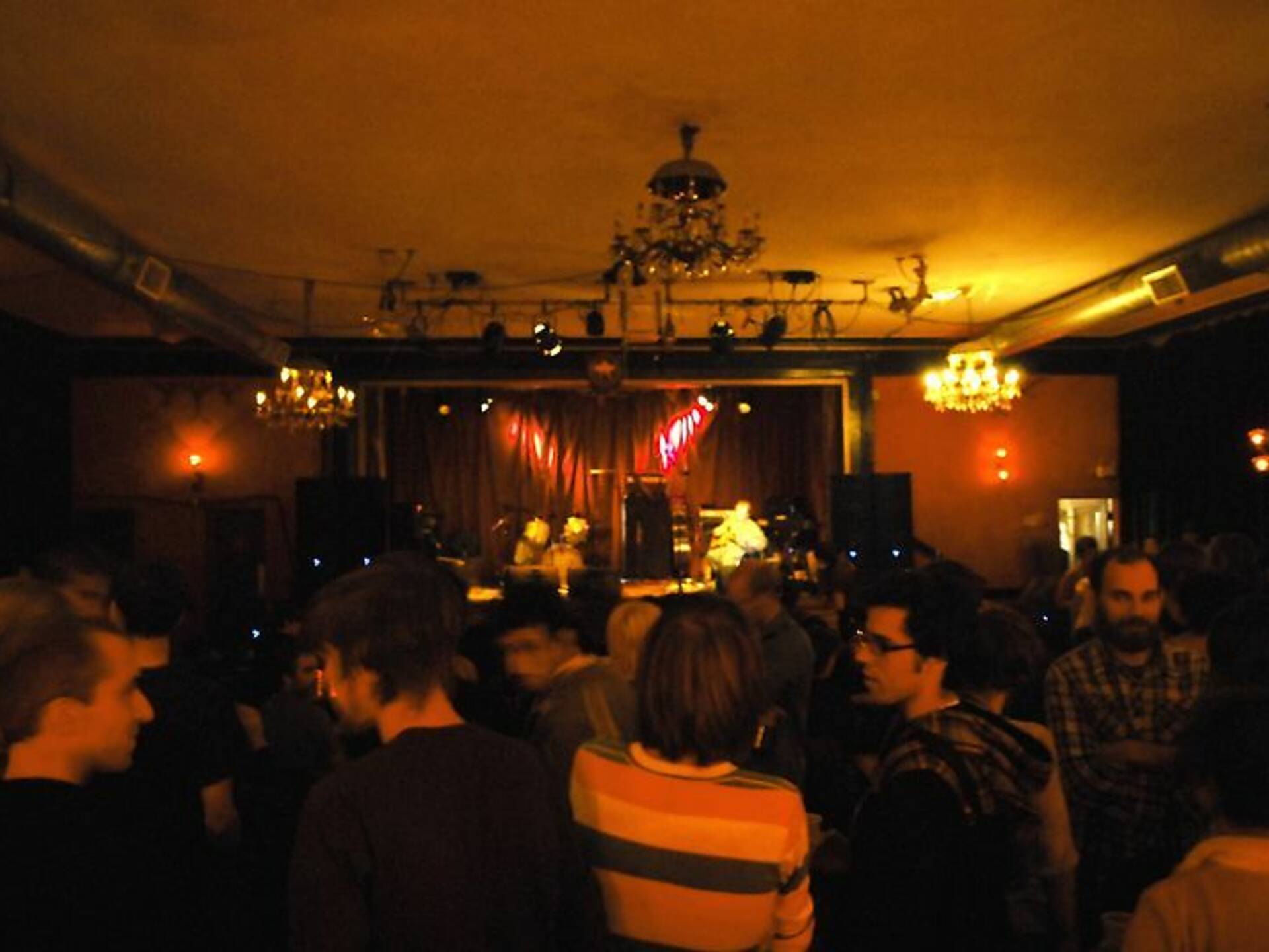 Ultimate Guide to the Best Nightlife in Montreal