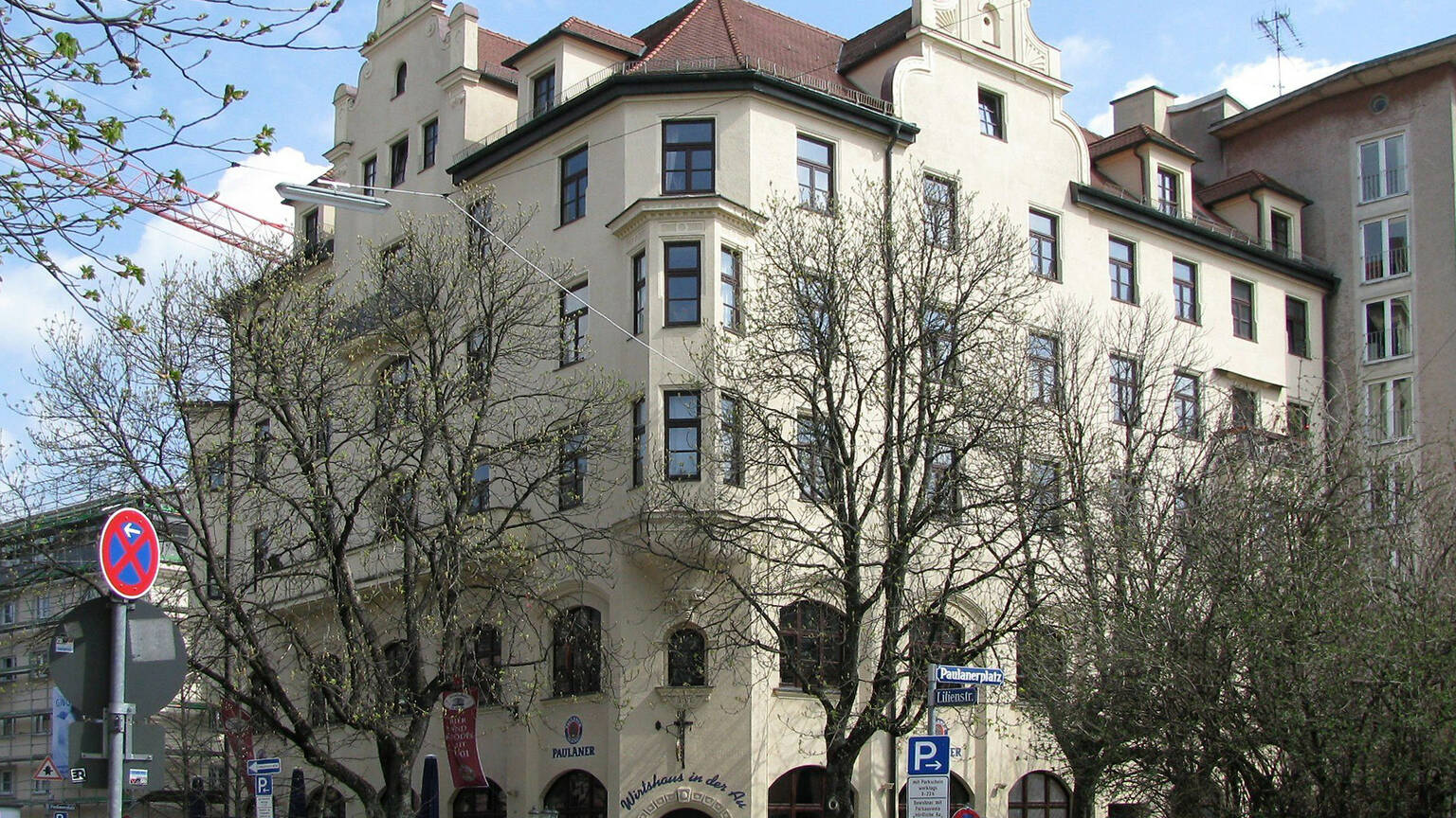 13 Best Places to Drink Beer in Munich | Beer Halls, Pubs and More