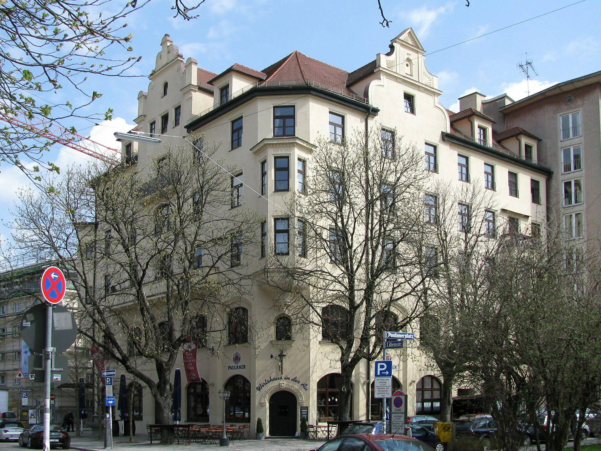 13 Best Places to Drink Beer in Munich | Beer Halls, Pubs and More
