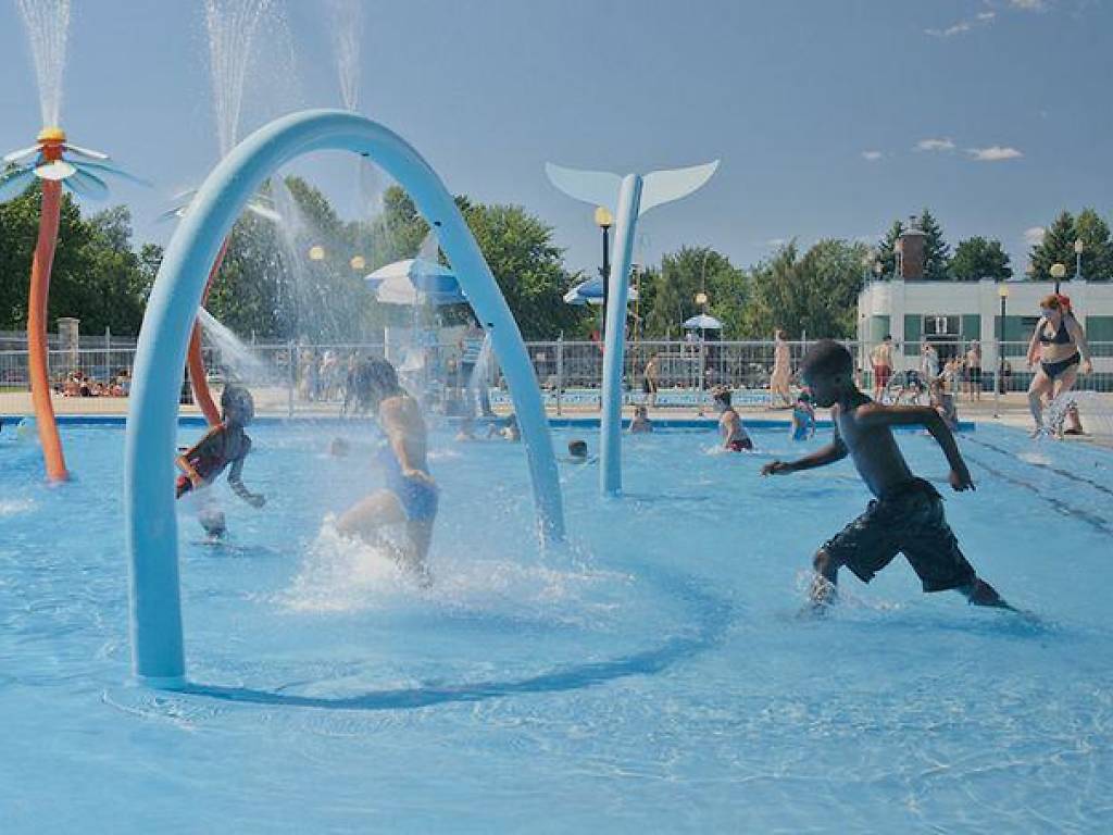 18 Best Pools in Montreal Where You Can Go for a Swim