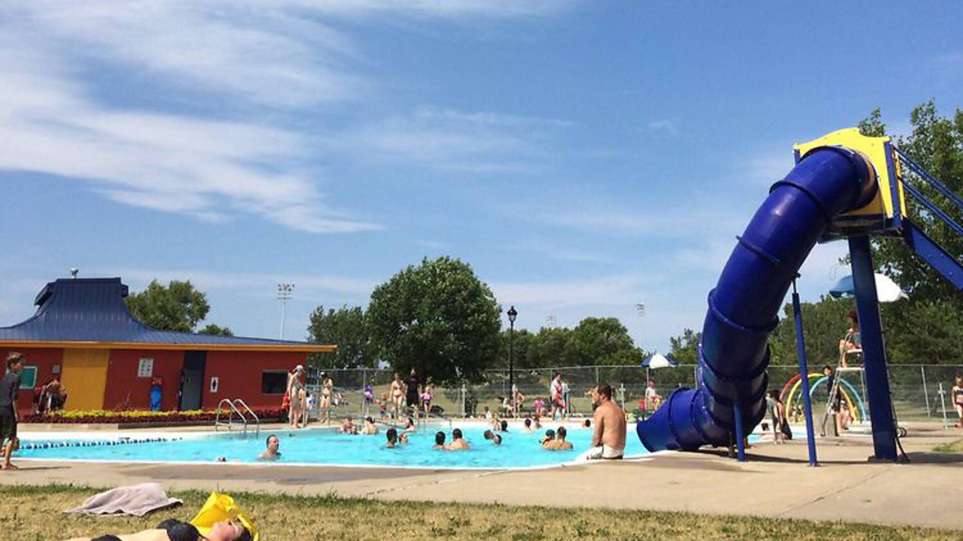 18 Best Pools in Montreal Where You Can Go for a Swim