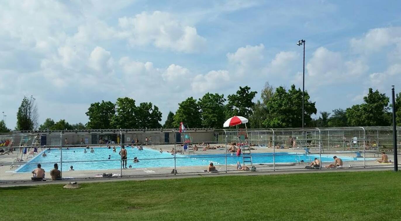 18 Best Pools in Montreal Where You Can Go for a Swim