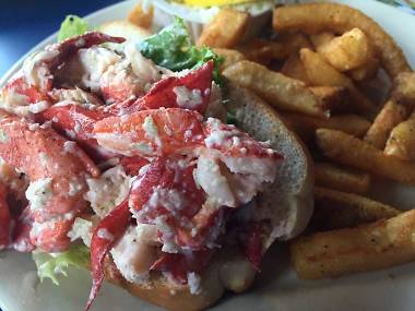 15 Boston Restaurants With a View: Scenic Rooftops & Waterfront Spots