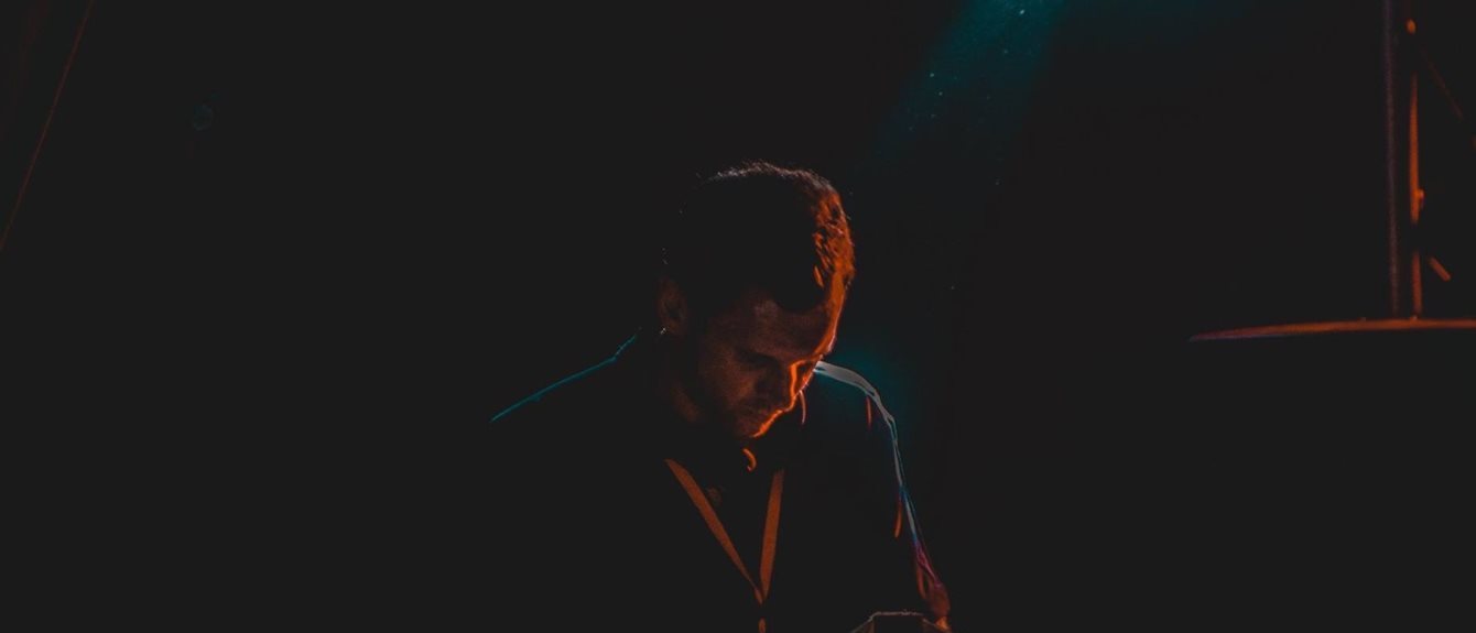 Corea: DJ Ouch! + Headbirds