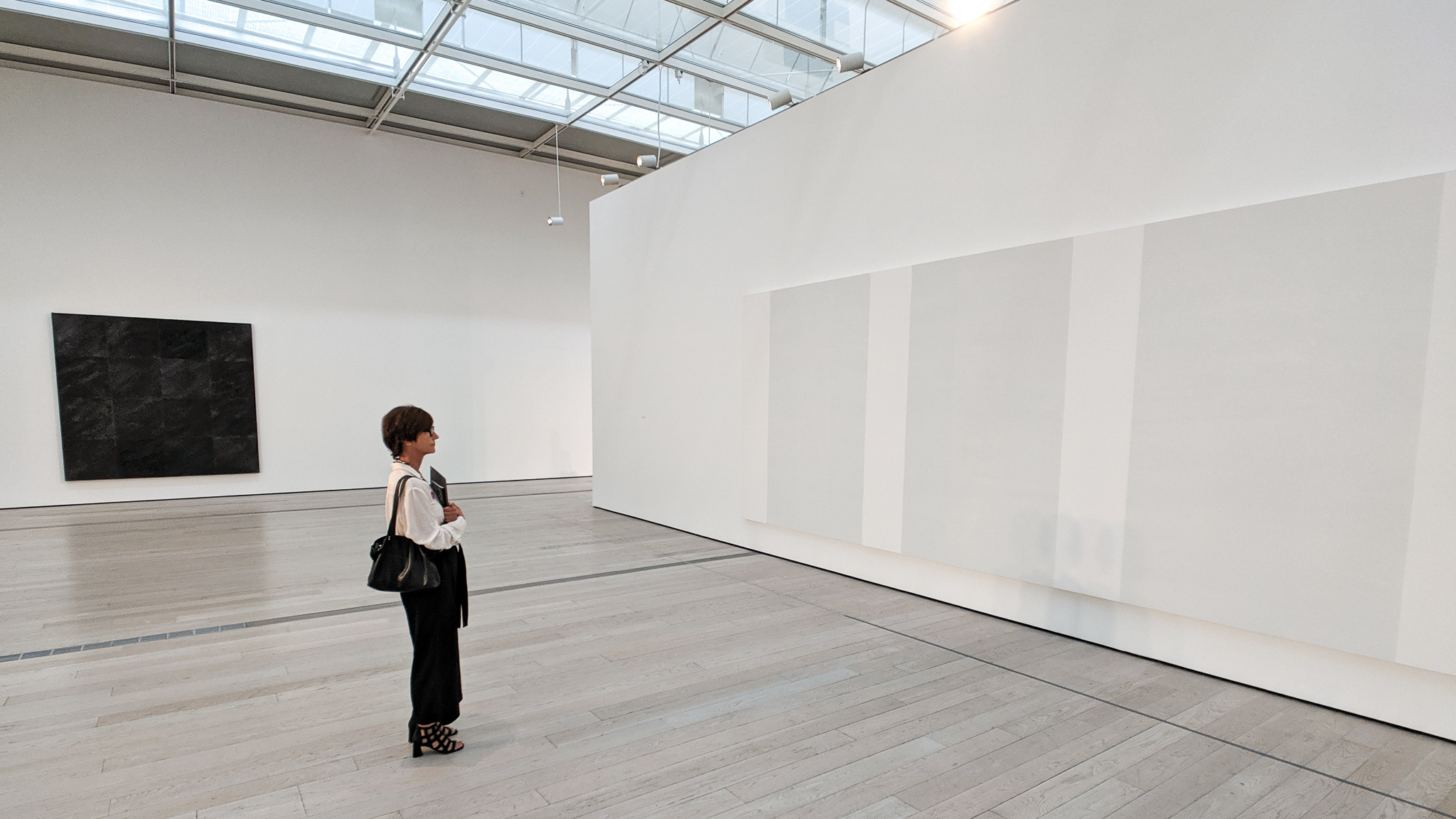 “Mary Corse: A Survey in Light” | Art in Los Angeles