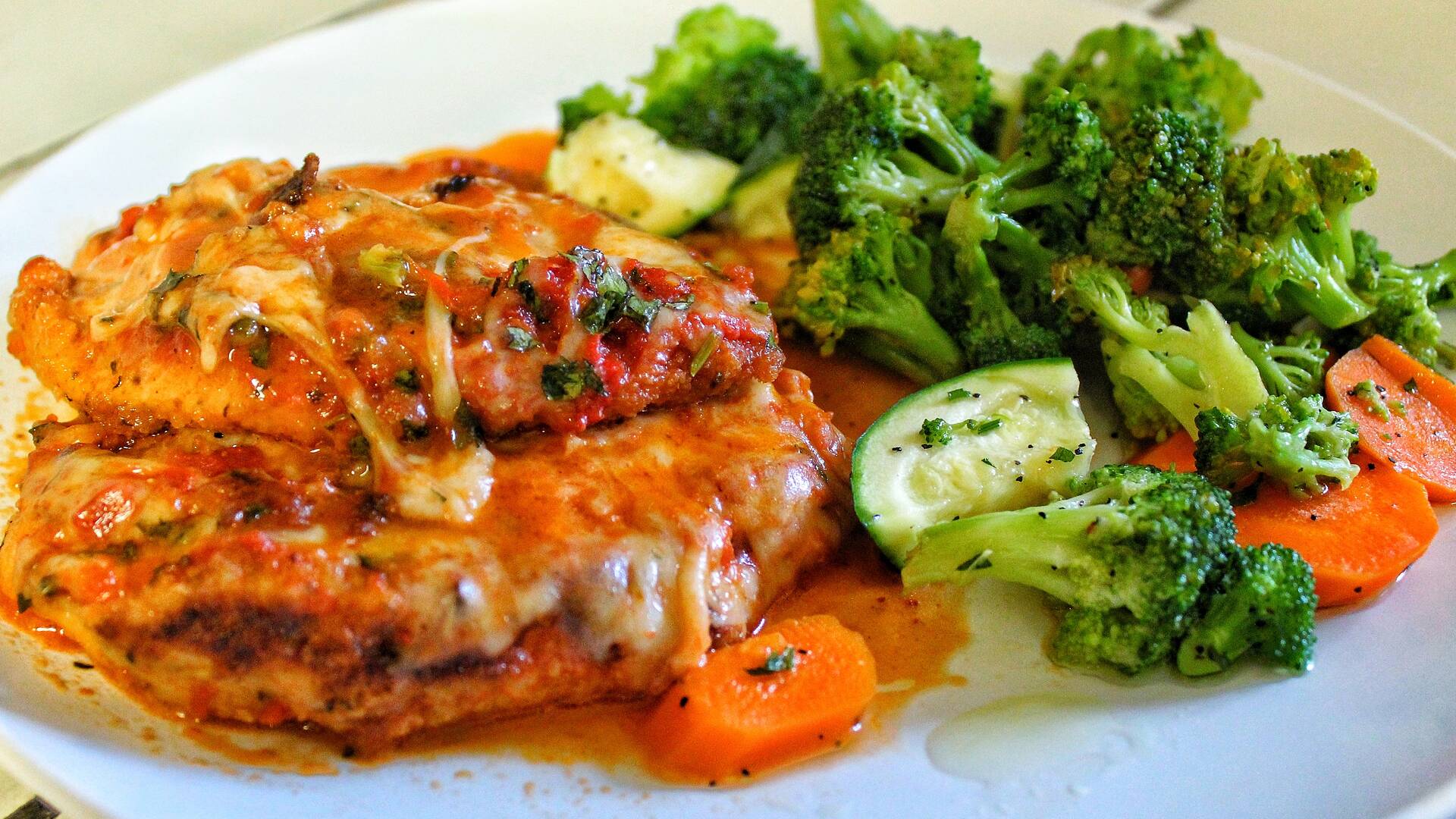 Best Chicken Parmesan in Los Angeles for Cheesy Goodness