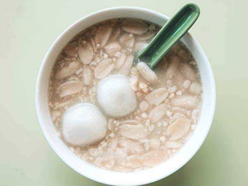 14 Places To Eat Local Desserts in Singapore