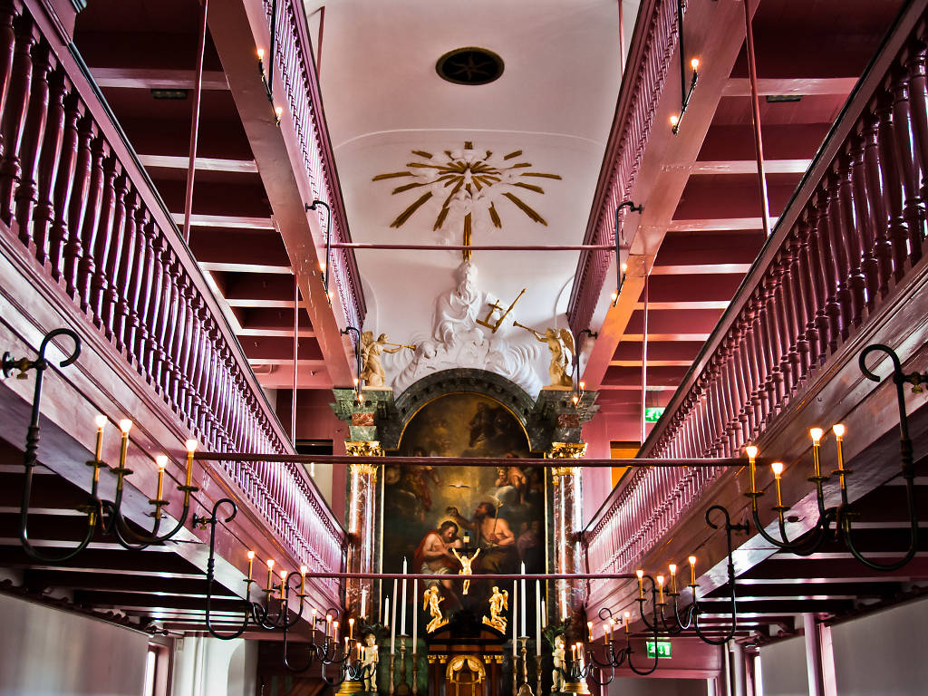 Amsterdam Red Light District Guide: 12 Best Things to Do