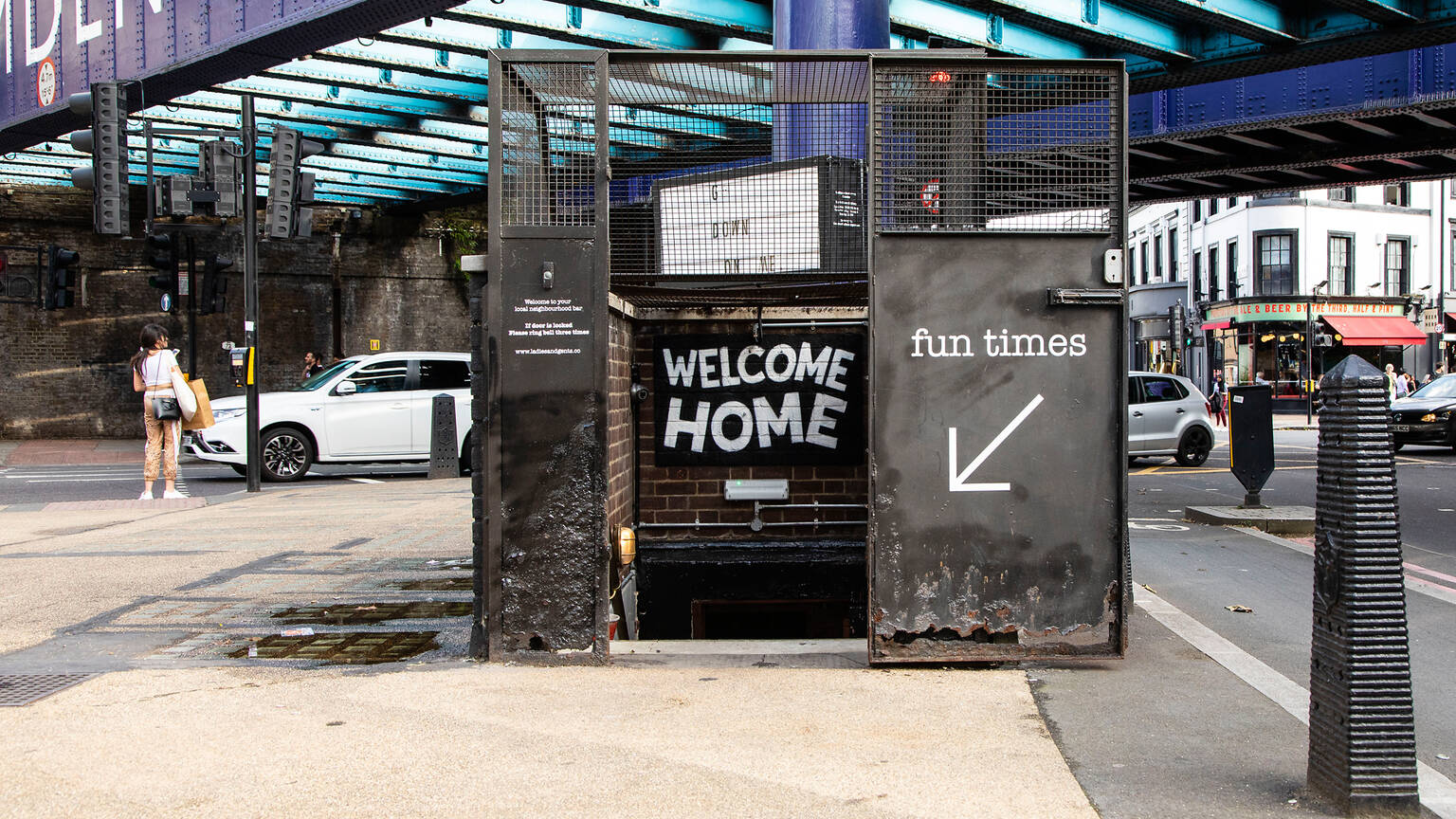 8 Surprising London Bars in Public Toilets