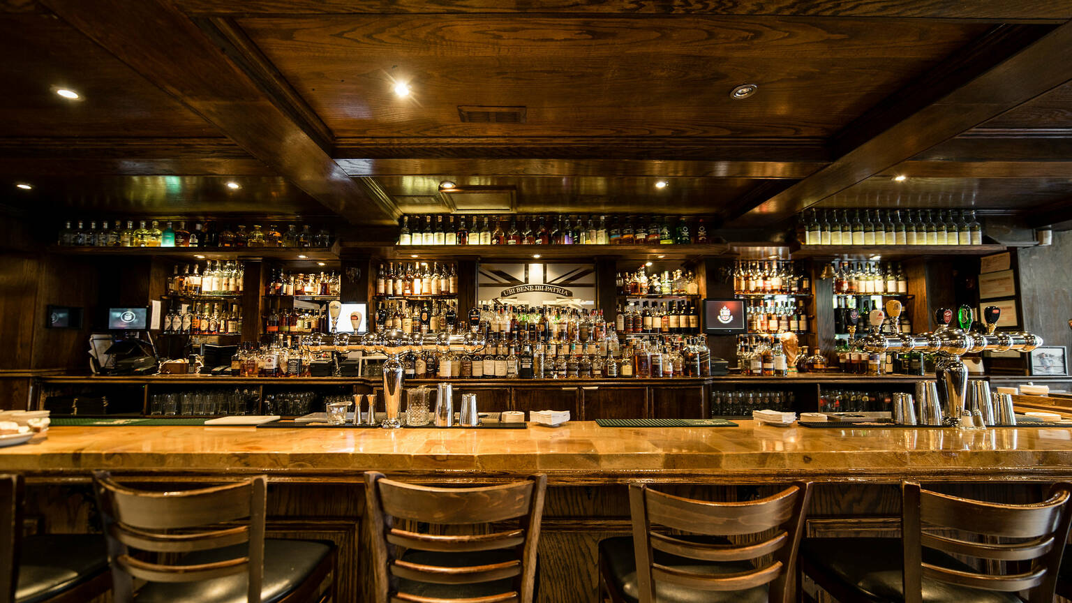 Best Pubs in Montreal: Great Irish and British-Style Bars to Visit