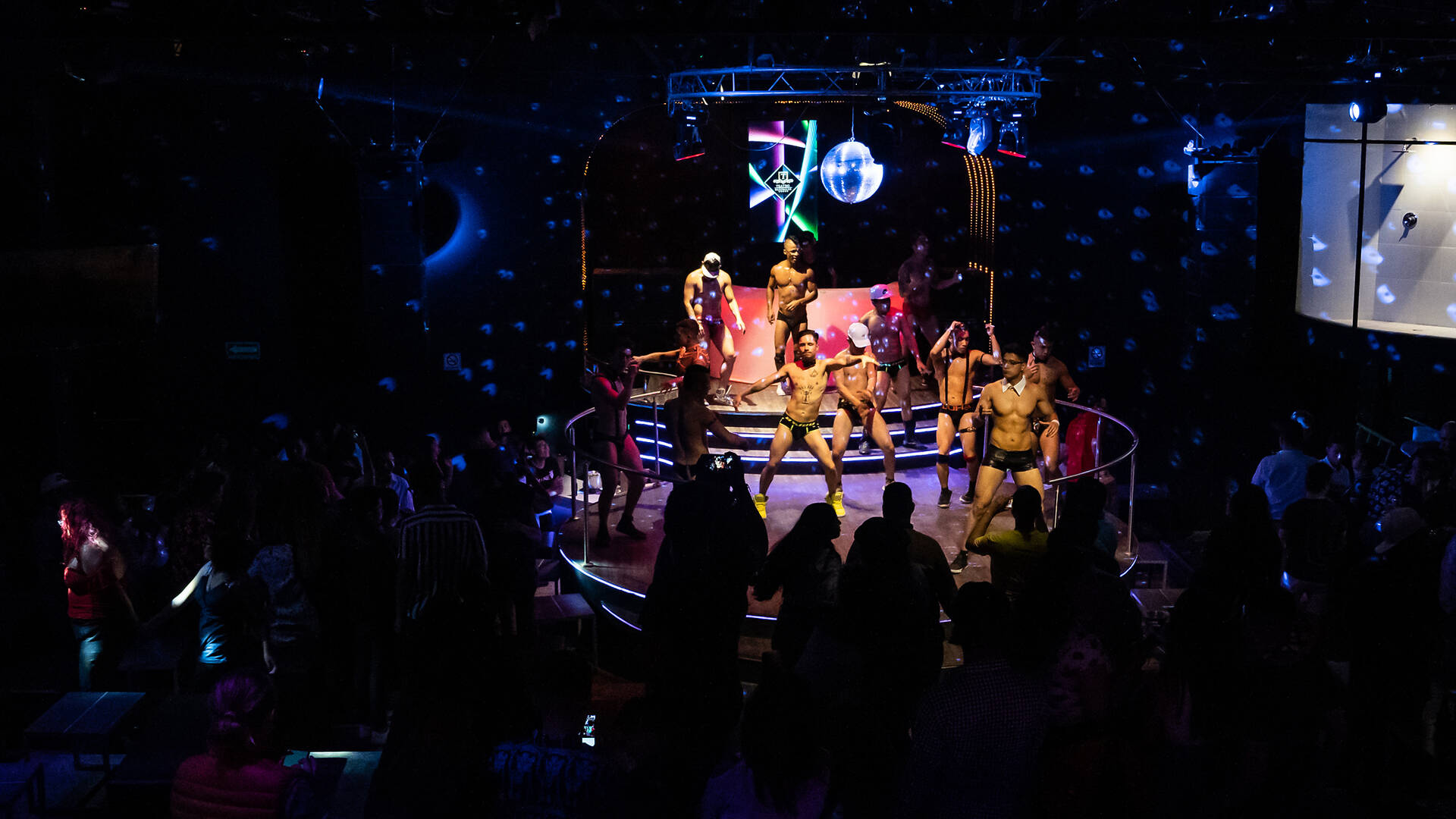 Teatro Garibaldi, el antro gay del centro se renueva con un gran escenario