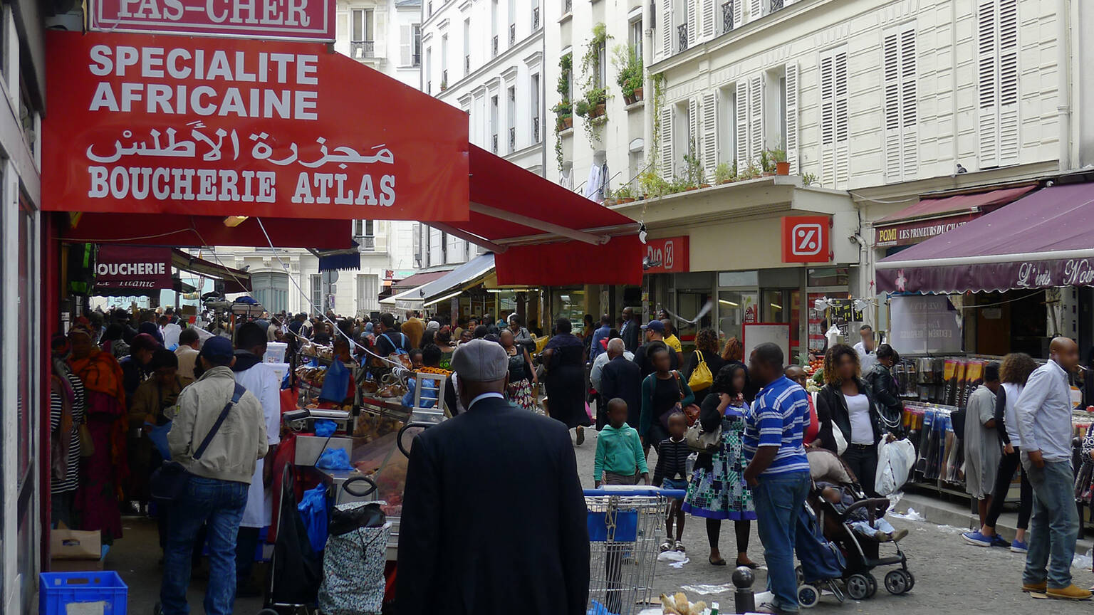 17 Best Markets in Paris for Food, Antiques and Bric-à-Brac