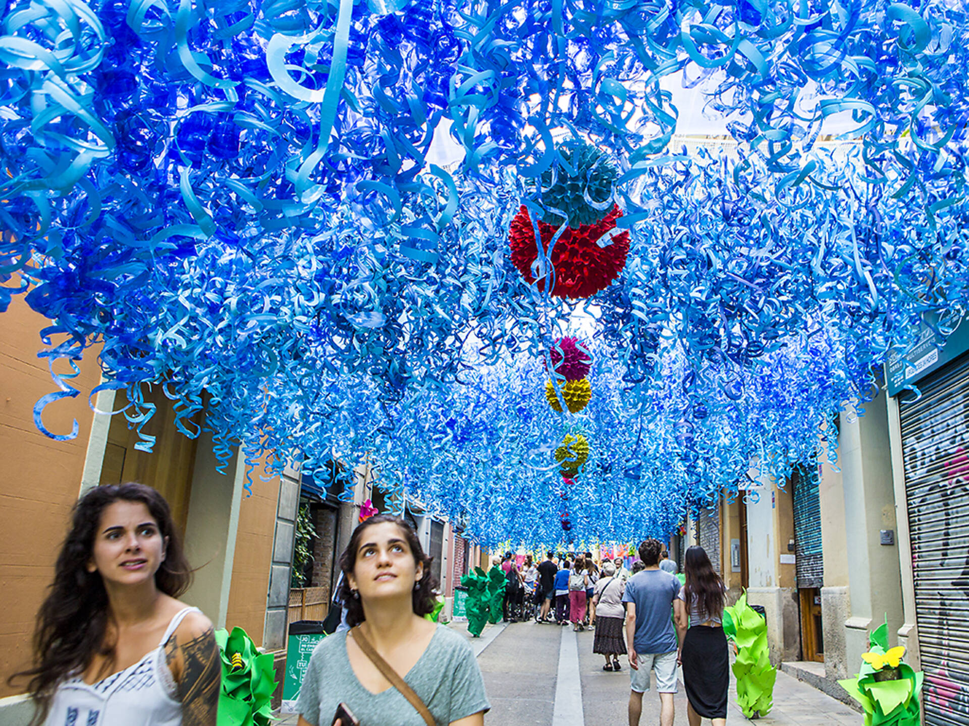 Todas las imágenes de las calles adornadas de fiestas de Gràcia 2019