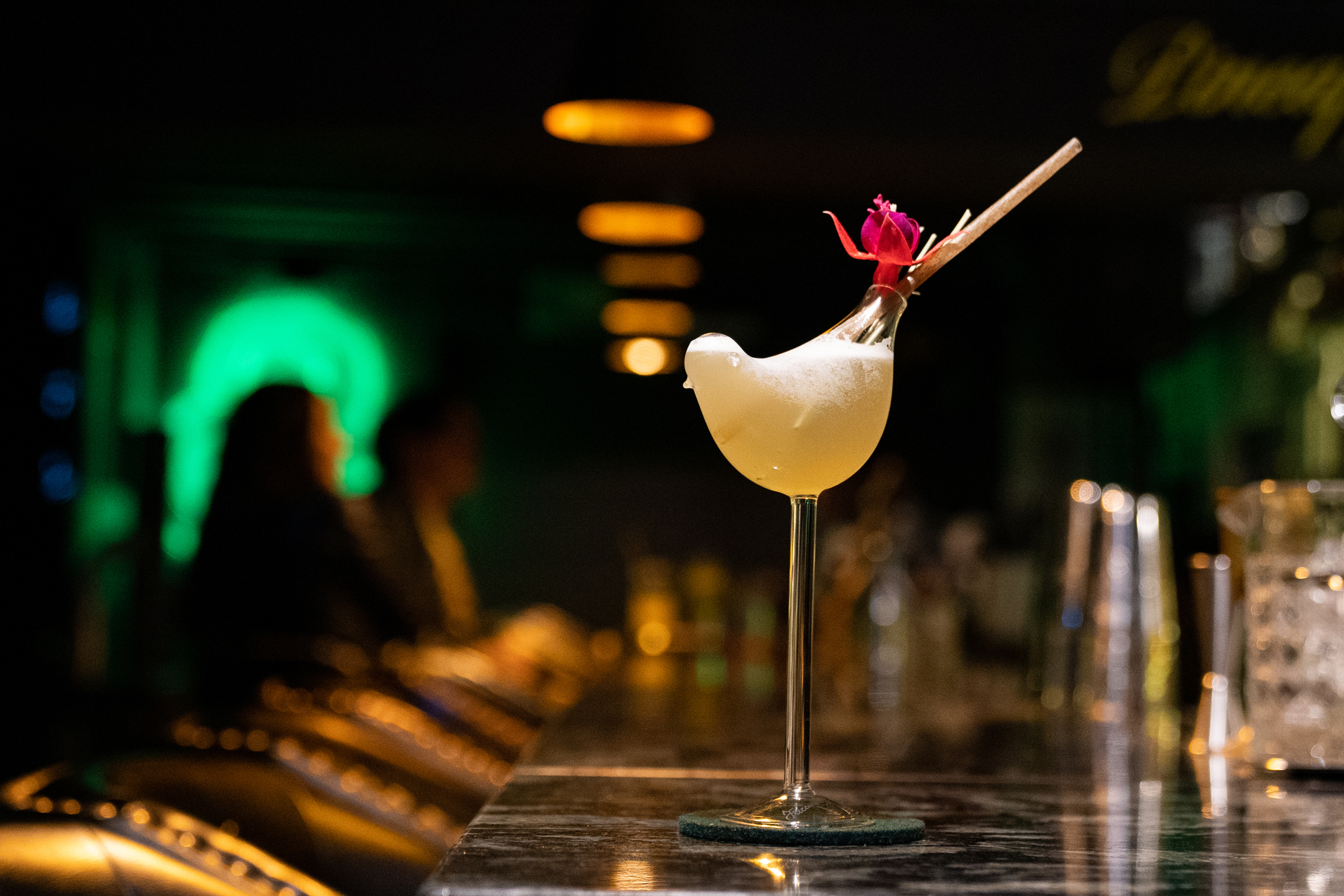 Yellow Bird Bar: un club social para beber coctelería experimental