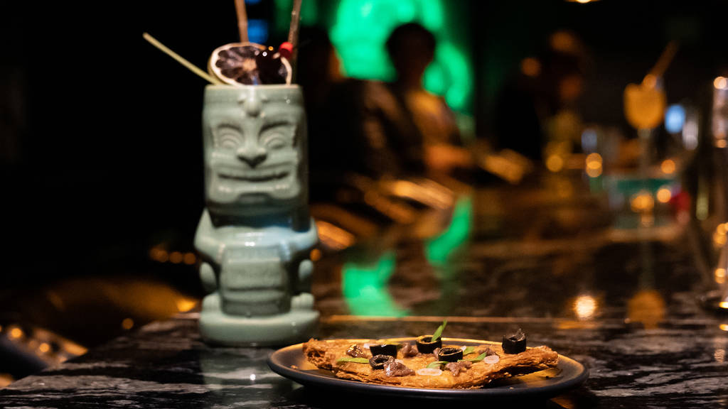 Yellow Bird Bar: un club social para beber coctelería experimental