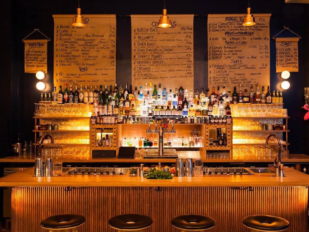 15 Best Cocktail Bars in Paris According To Locals