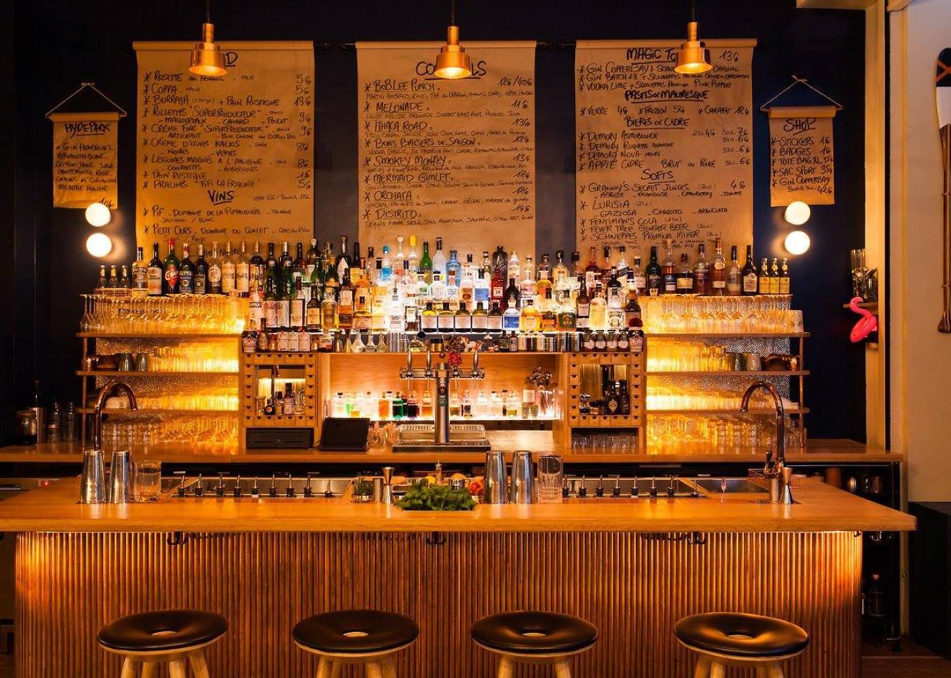 15 Best Cocktail Bars in Paris According To Locals