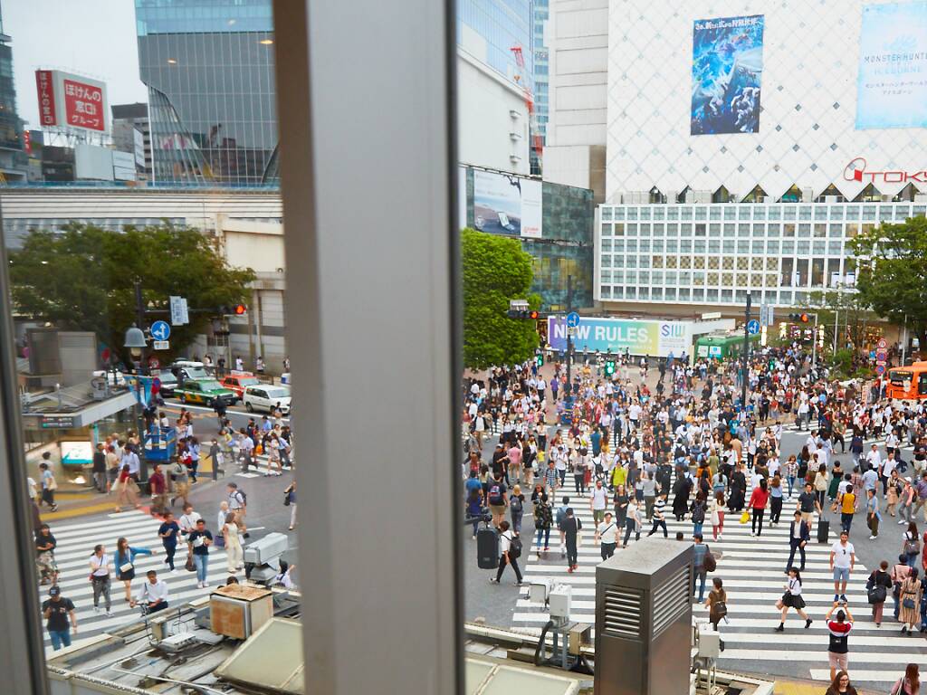 Where to get the best views of Shibuya Crossing