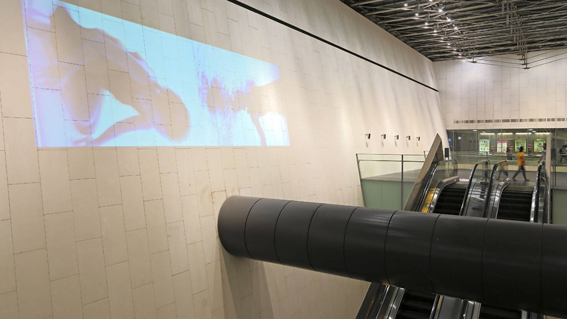 8 Beautiful Art Pieces in MRT Stations Around Singapore