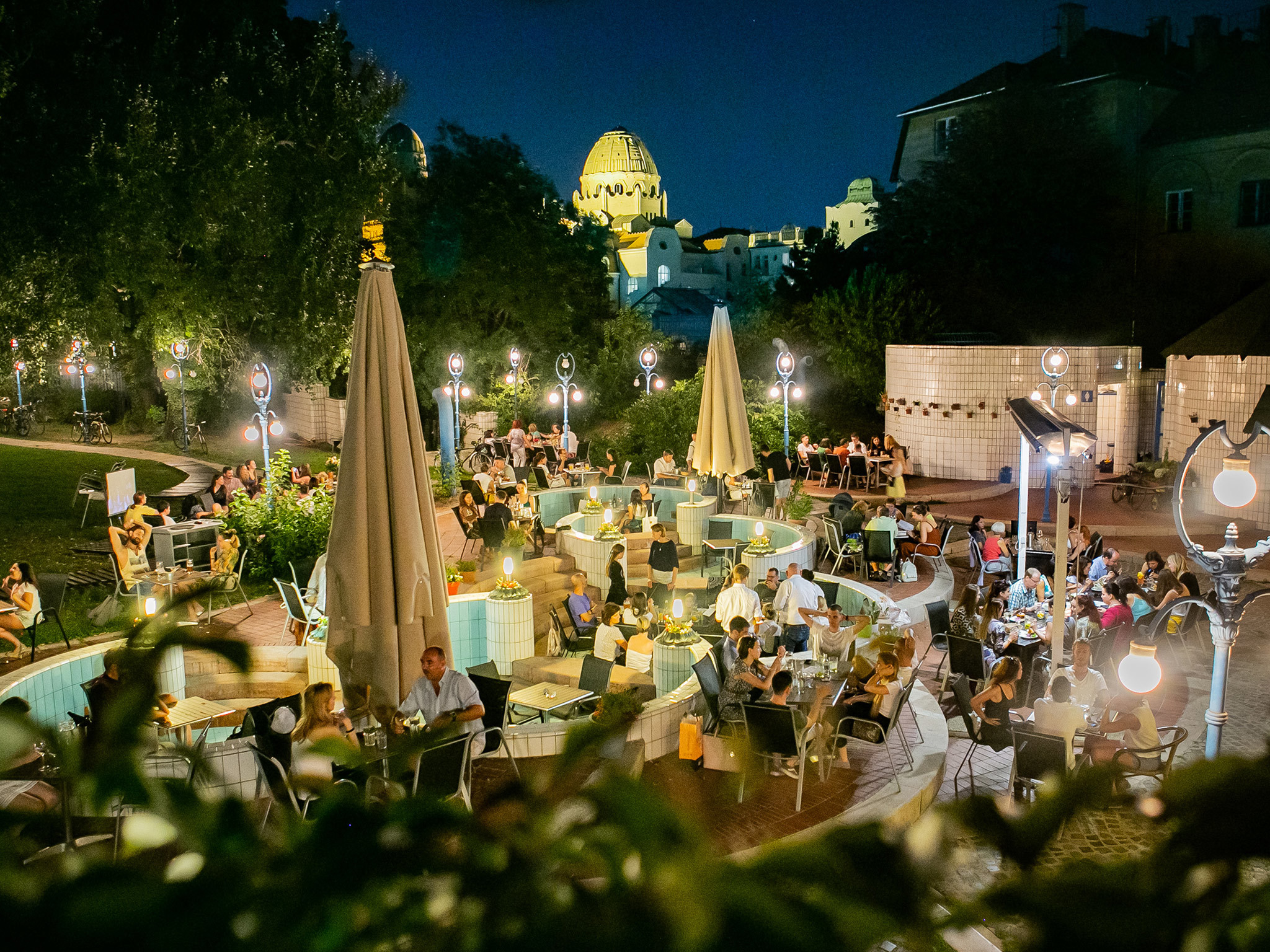 11 Best Bars in Budapest for Going Out Out