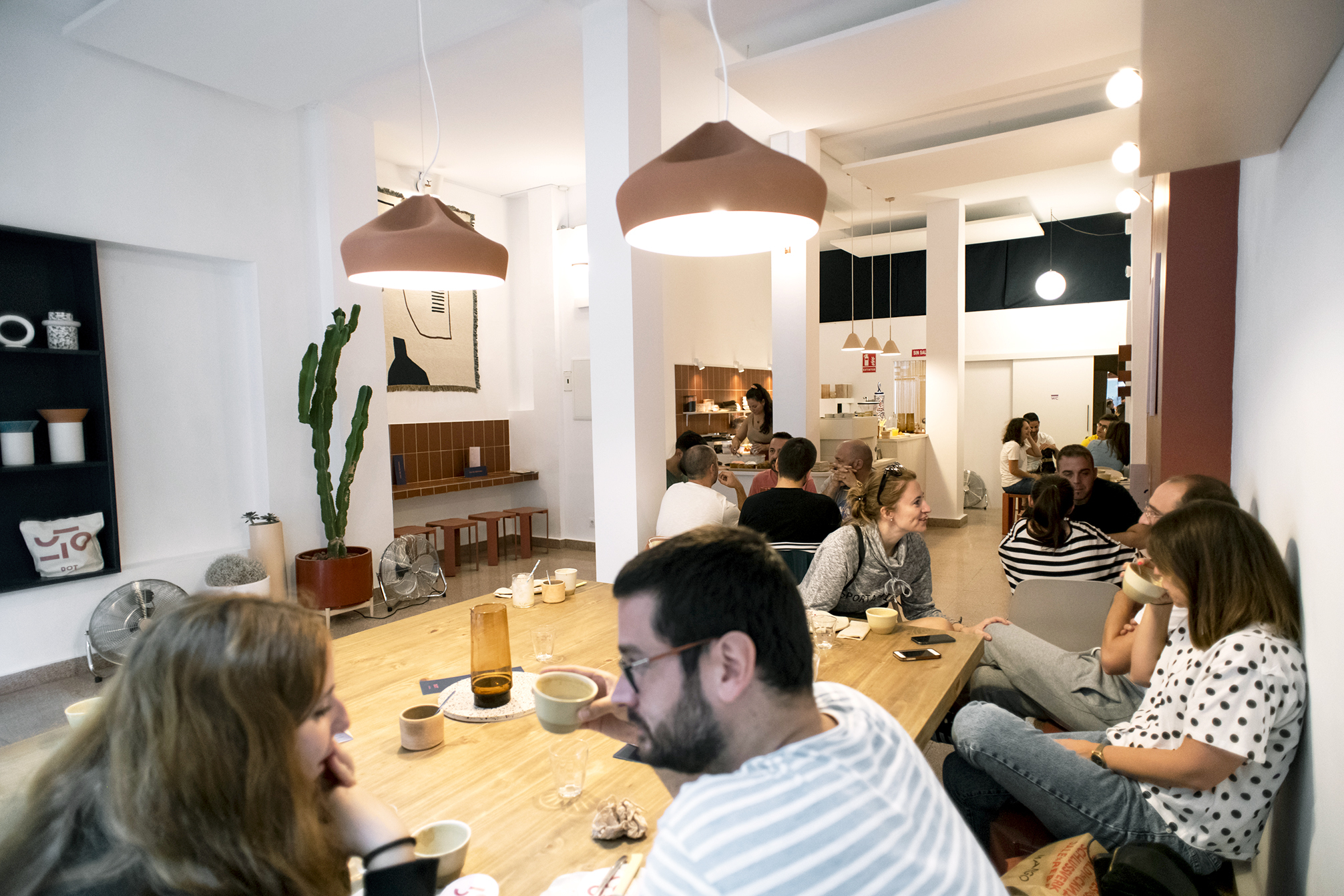 Dot Café Bar, el sándwich mixto perfecto existe y está aquí