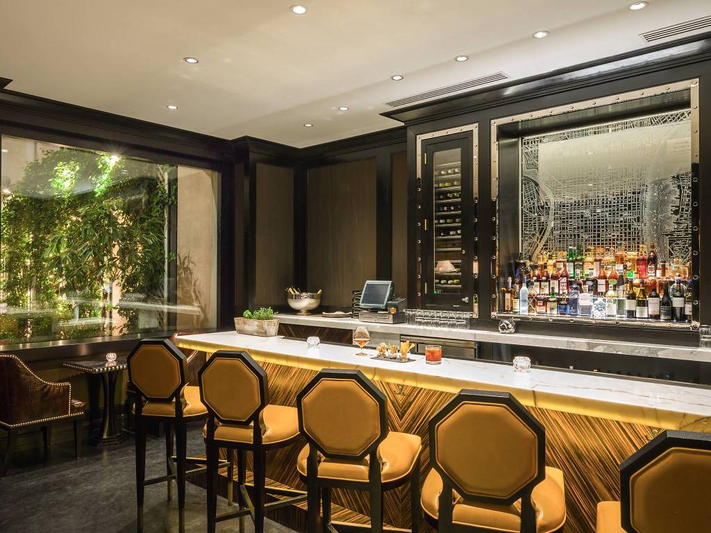 18 Coziest Bars in Philadelphia to Visit Now