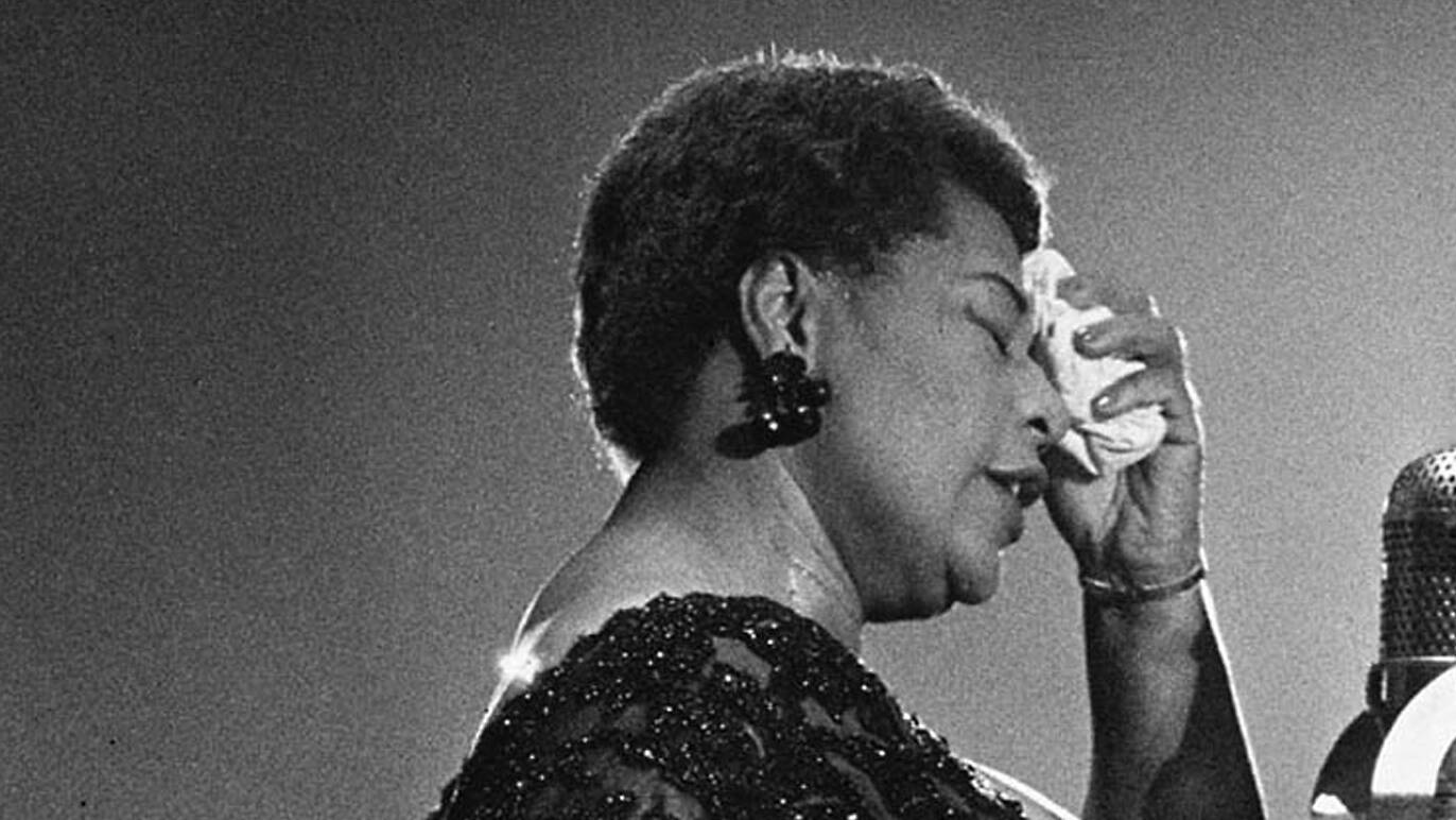 20 Best Songs About Paris, from Edith Piaf to Jay-Z