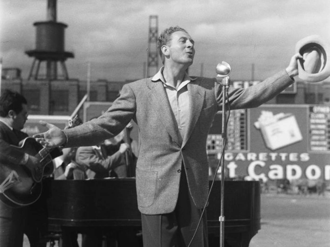 20 Best Songs About Paris, from Edith Piaf to Jay-Z