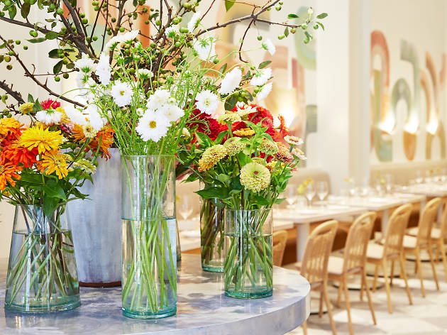 Where to find flowers at NYC restaurants, bars and coffee shops