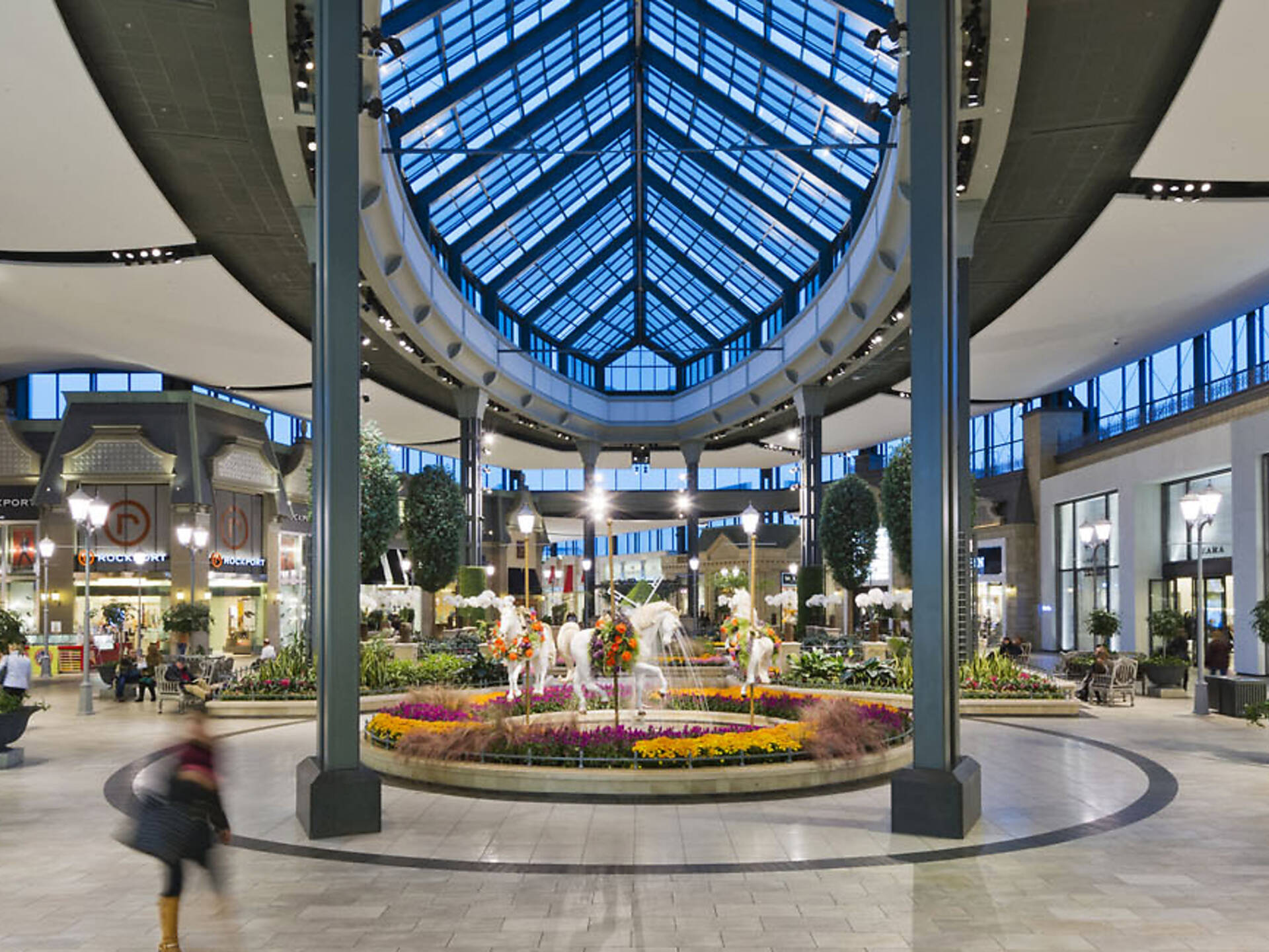Top 15 Malls in Montreal for High-End Retail and Bargains to Find