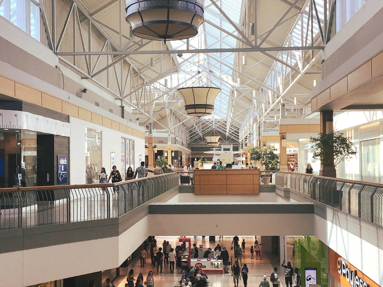 Top 15 Malls in Montreal for High-End Retail and Bargains to Find