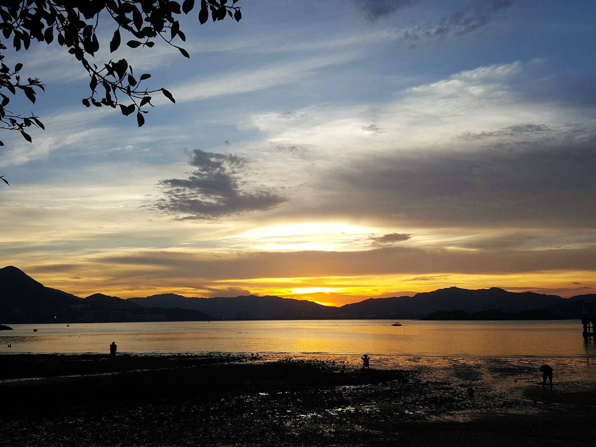 11 Pretty Spots to See Sunsets in Hong Kong