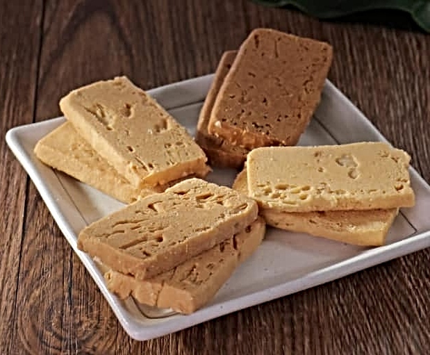 Hei Lee Bakery | Restaurants in Sheung Wan, Hong Kong