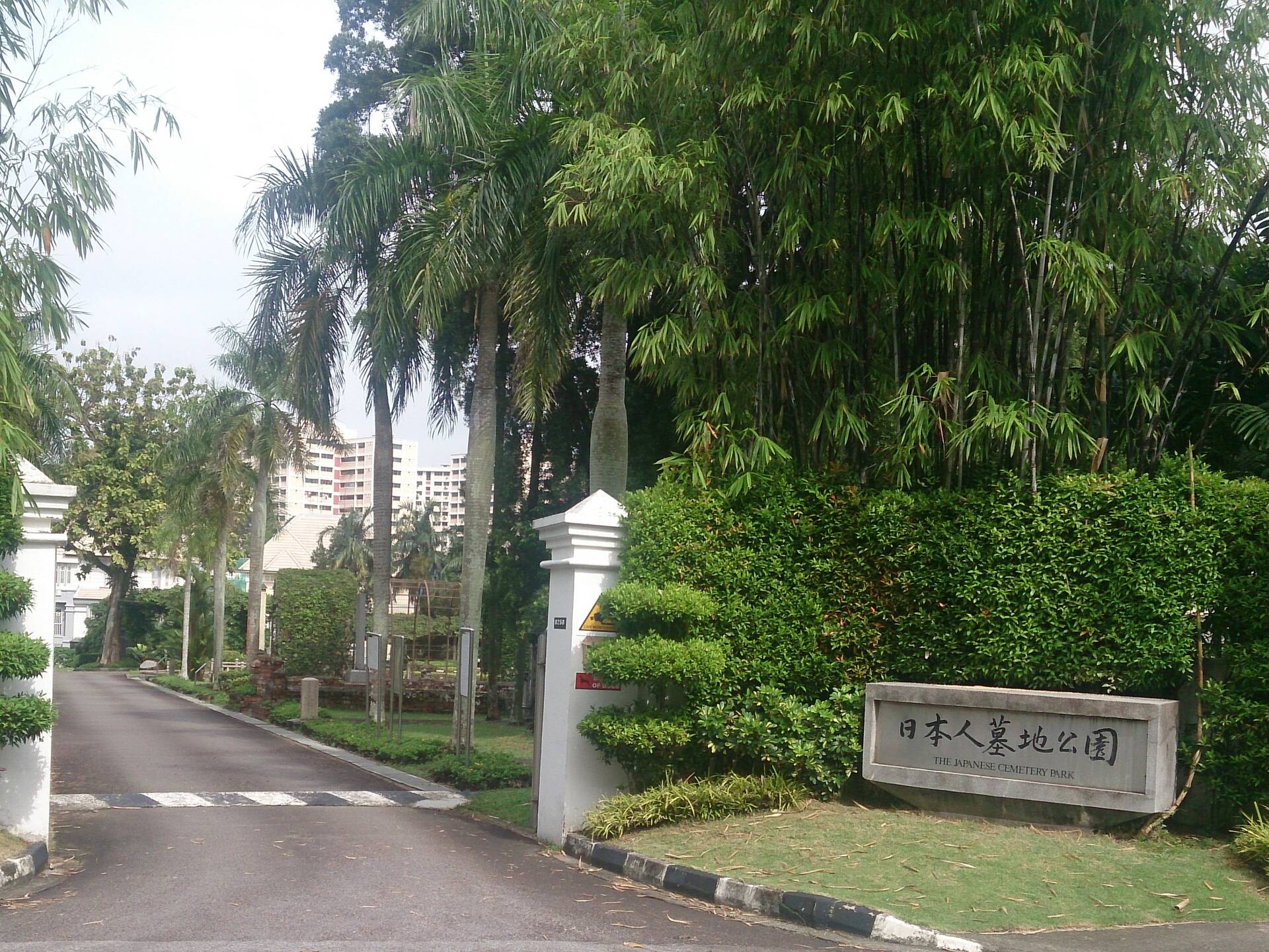 9 Heritage Cemeteries in Singapore To Visit