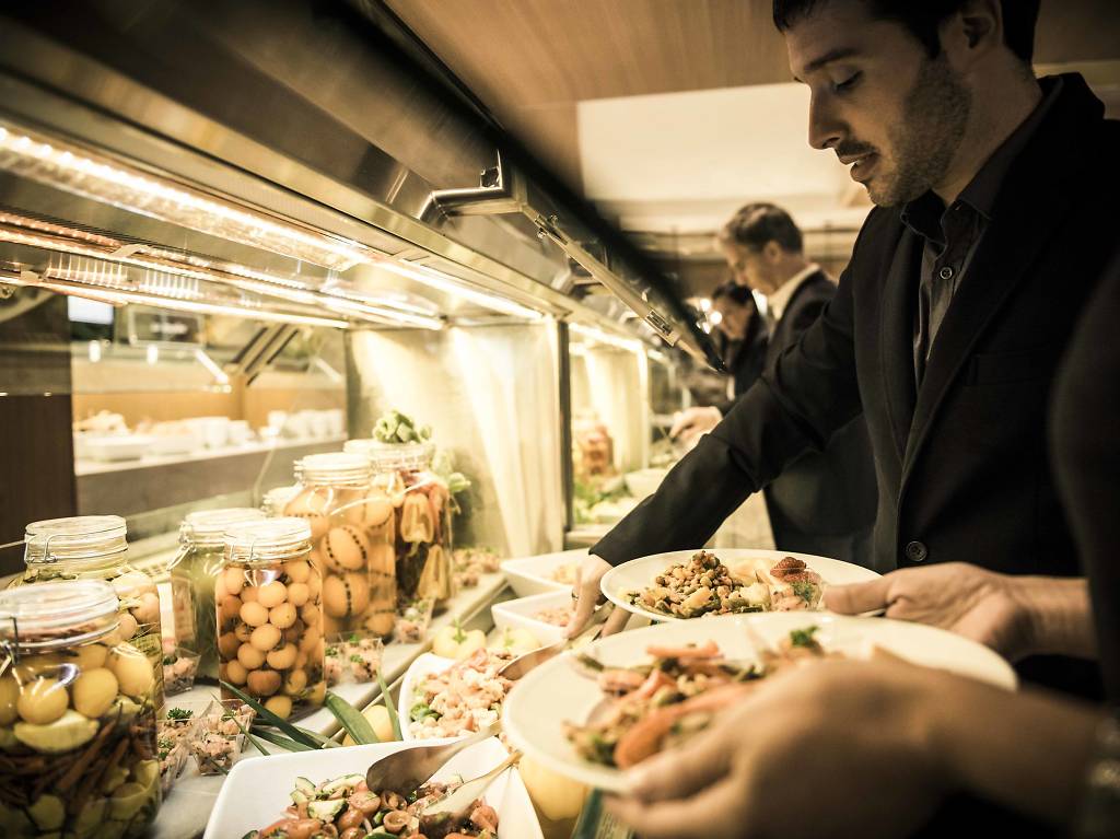 22 Best Buffets in Montreal For All-You-Can-Eat Delights