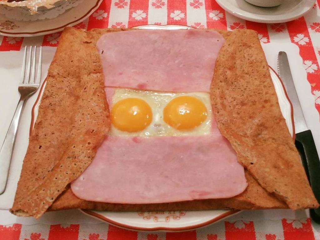 21 Best Crepes in Montreal for Breakfast, Brunch and Beyond