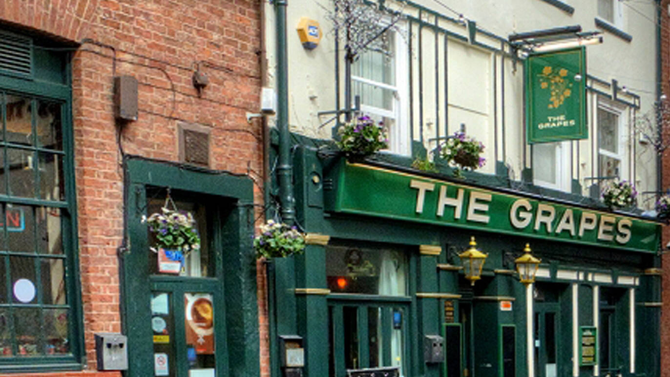13 Best Pubs In Liverpool For Pints And Good Times