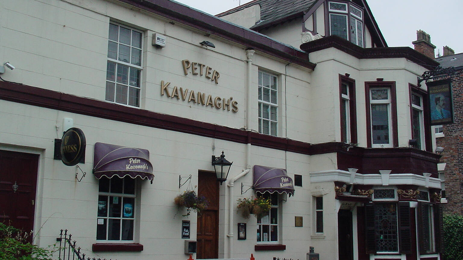 13 Best Pubs In Liverpool For Pints And Good Times